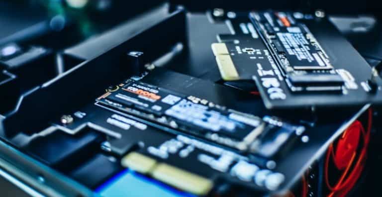 256GB vs 512GB vs 1TB SSD - How Much is Enough? Laptop & Desktop 2025 ...